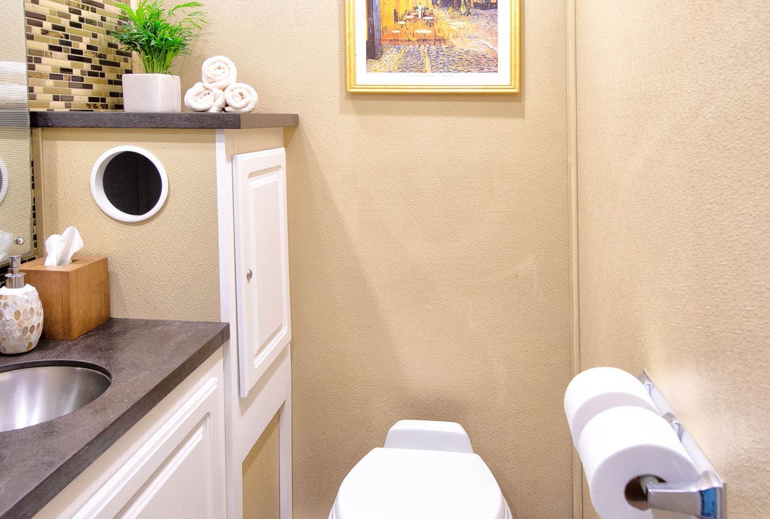 Restroom Trailers - A Royal Flush, Inc.